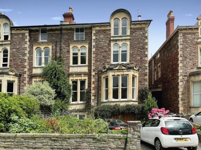 St. John's Road, Bristol BS8 2 bed flat to rent £2,000 pcm £462 pw