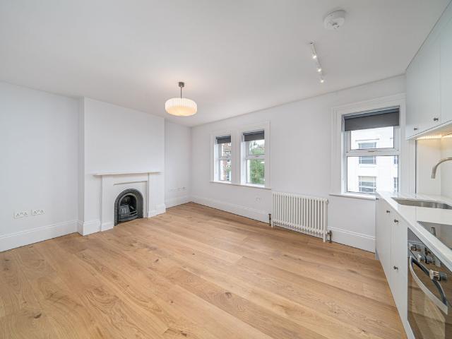St Johns Road, Clapham Junction SW11, 1 bed flat to rent, £2,150 pcm | PrimeLocation