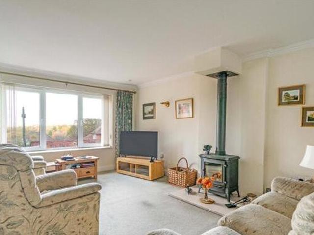 St. Johns Road, Crowborough, 3 Bedroom Detached