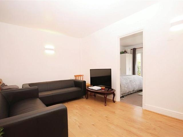 St. Johns Road, Guildford, Surrey, GU2 7UH