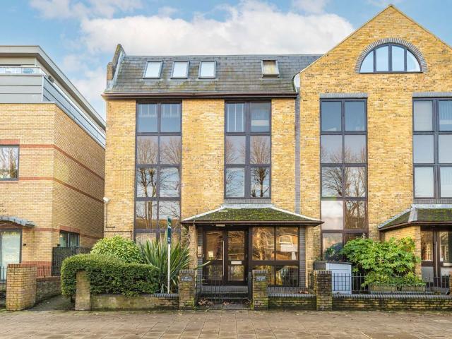 St. Johns Road, Isleworth TW7, 1 bed flat to rent, £1,500 pcm | PrimeLocation
