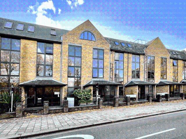 St. Johns Road, Isleworth TW7, 1 bed flat to rent, £1,550 pcm | PrimeLocation