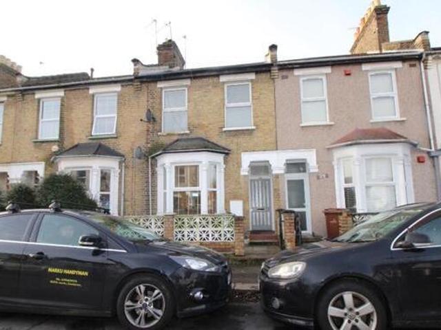 St. Johns Road, London, 2 Bedroom Flat