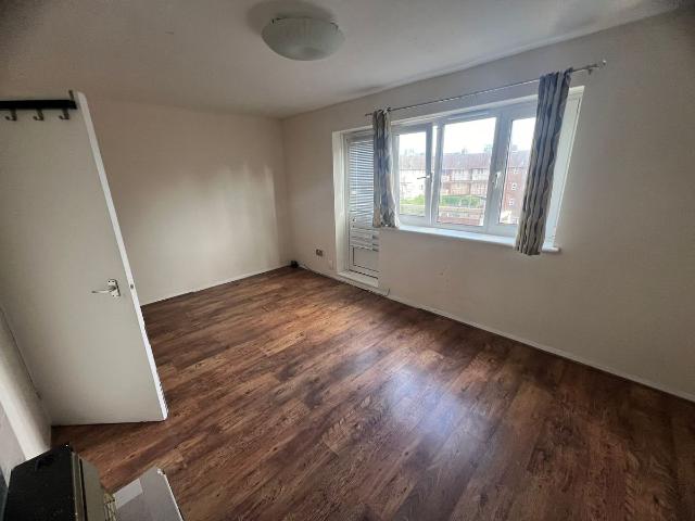 St. John's Road, London E16, 3 bed maisonette to rent, £2,650 pcm | PrimeLocation