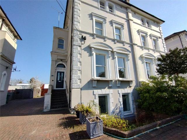 St. Johns Road, Sevenoaks, Kent, TN13 2 bed apartment to rent £1,395 pcm £322 pw