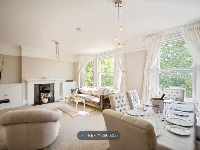 St. Johns Road, Tunbridge Wells TN4, 3 bed flat to rent, £2,150 pcm | PrimeLocation