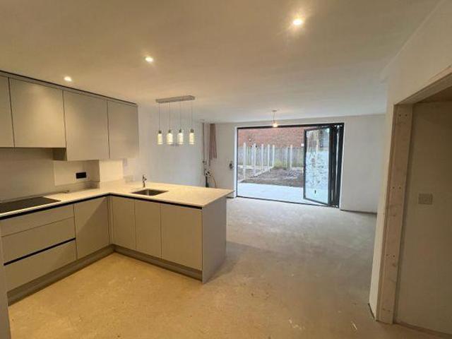 St. Johns Road, Watford WD17, 4 bedroom terraced house for sal.