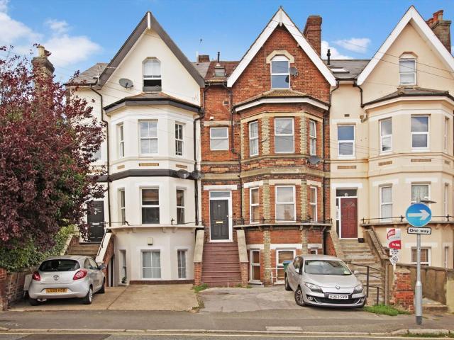 St. Johns Road, Watford WD17, 1 bed flat to rent, £1,200 pcm | PrimeLocation
