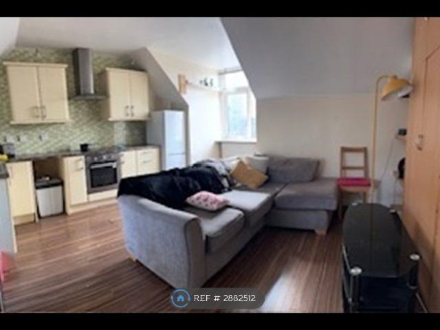 St. Johns Road, Watford WD17, 2 bed flat to rent, £2,000 pcm | PrimeLocation