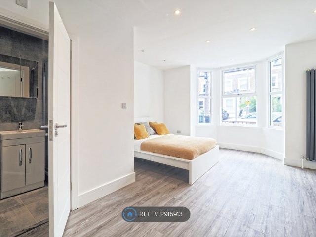 St Johns Road, Watford WD17, Room to rent, £1,199 pcm | PrimeLocation