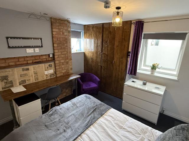 St. Johns Road, Westcliff On Sea SS0, Room to rent, £799 pcm | PrimeLocation