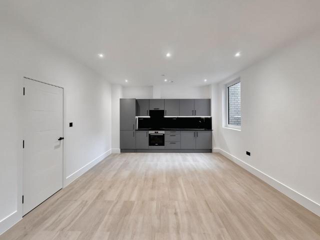 St Johns Street, Colchester 1 bed apartment to rent £1,050 pcm £242 pw