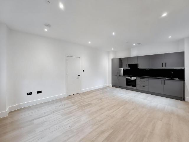 St Johns Street, Colchester 1 bed apartment to rent £1,075 pcm £248 pw