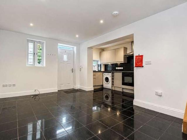 St. Johns Street, Bury St. Edmunds, IP33