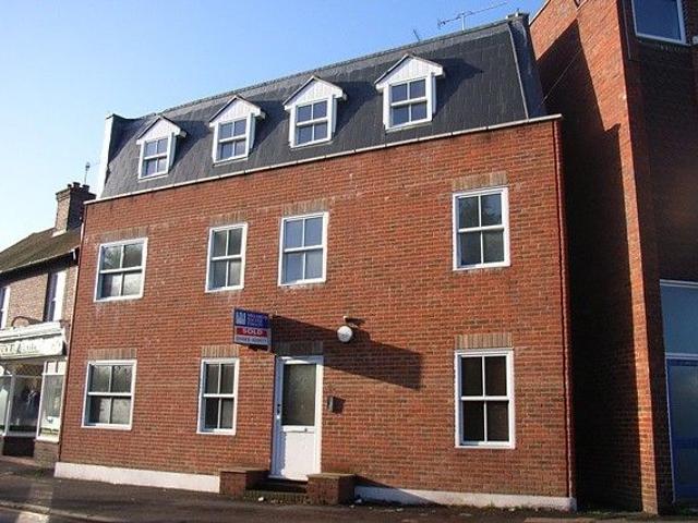 St. Johns Street, Farncombe, Godalming GU7, 1 bed flat to rent, £965 pcm | PrimeLocation