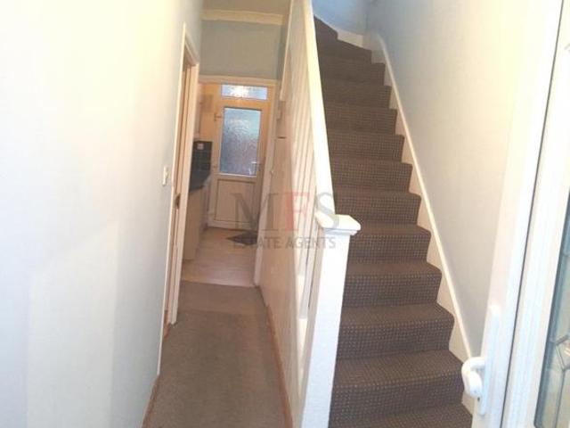 St Josephs Drive, Southall, UB1 3 bed house to rent £2,700 pcm £623 pw