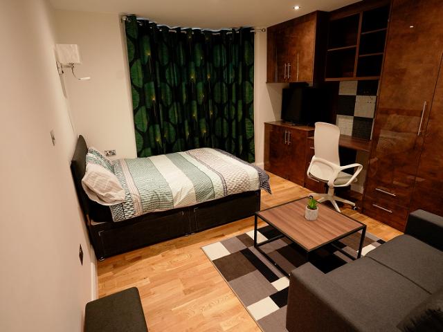 St. Judes Road, Englefield Green TW20, Room to rent, £1,062 pcm | PrimeLocation