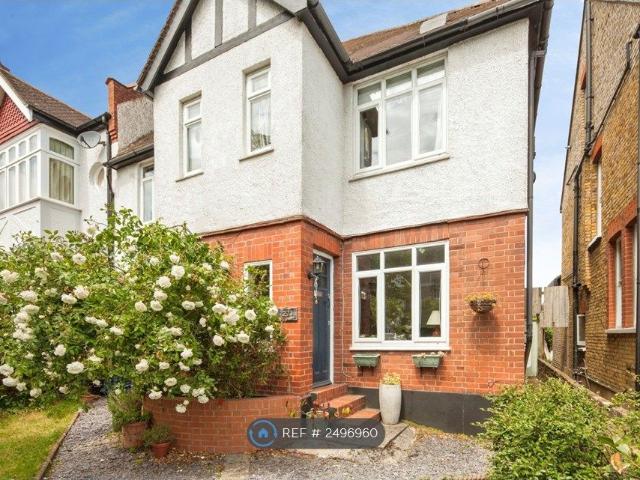 St. Julians Farm Road, London SE27, 3 bed maisonette to rent, £2,750 pcm | PrimeLocation