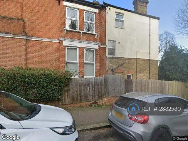 St Julian's Farm Rd, London, SE27 Studio to rent £1,050 pcm £242 pw