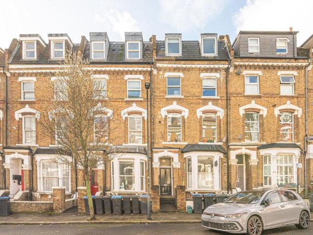 St Julians Road, Kilburn, London, NW6 1 bed flat to rent £1,700 pcm £392 pw