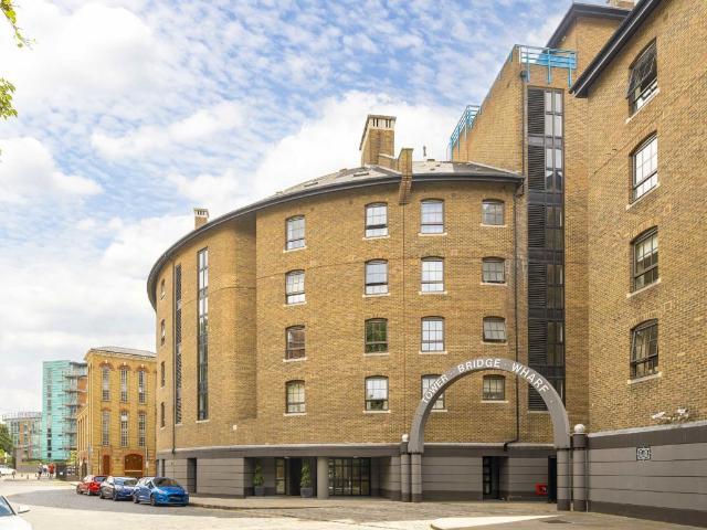 St. Katharines Way, Wapping E1W, 1 bed flat to rent, £2,500 pcm | PrimeLocation