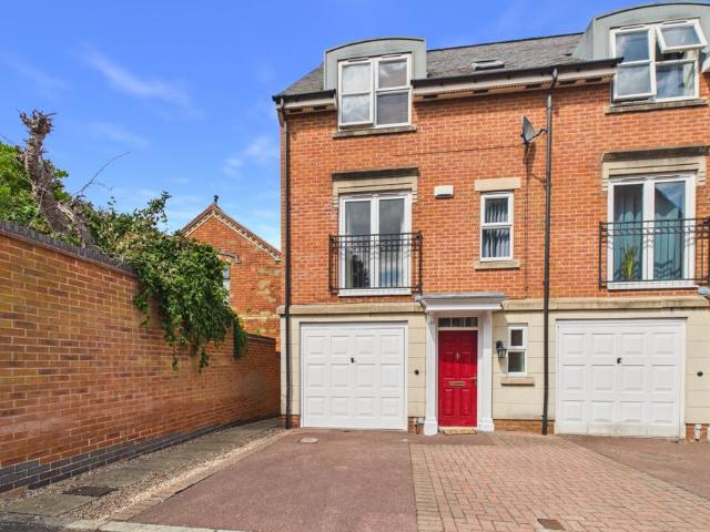 St. Katherines Court, Derby, Derbyshire DE22, 3 bed town house to rent, £1,300 pcm | PrimeLocation