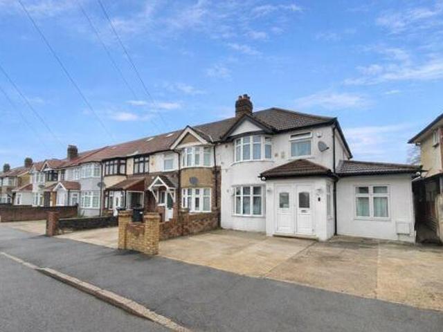 St Leonards Gardens, Hounslow, 4 Bedroom End