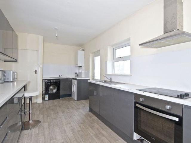 St. Leonards Gate, Lancaster LA1, Room to rent, £498 pppm | PrimeLocation