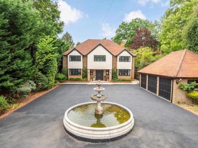 St Leonards Hill Windsor SL4 5 bed detached house to rent £13,000 pcm £3,000 pw