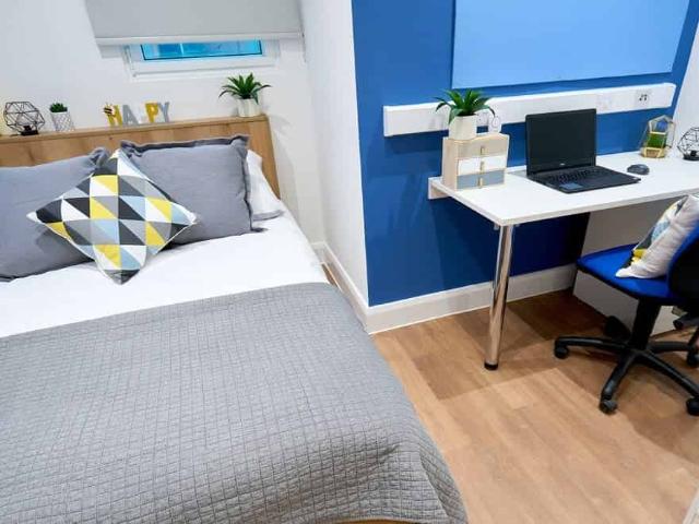 St Leonard's House, Lancaster Student Accommodation | Amber