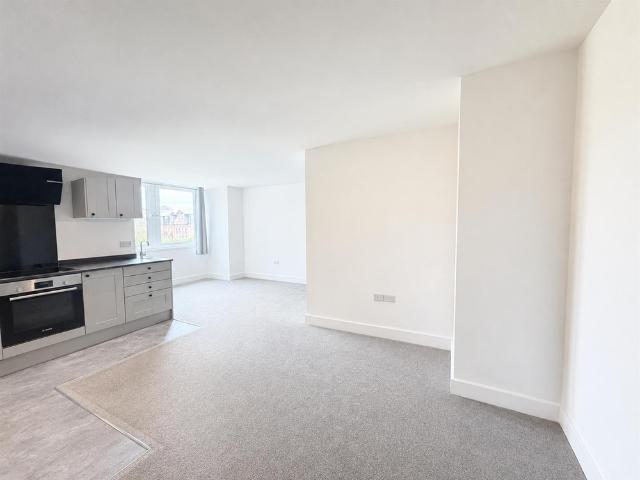 St. Leonards Road, Eastbourne, BN21 3UU