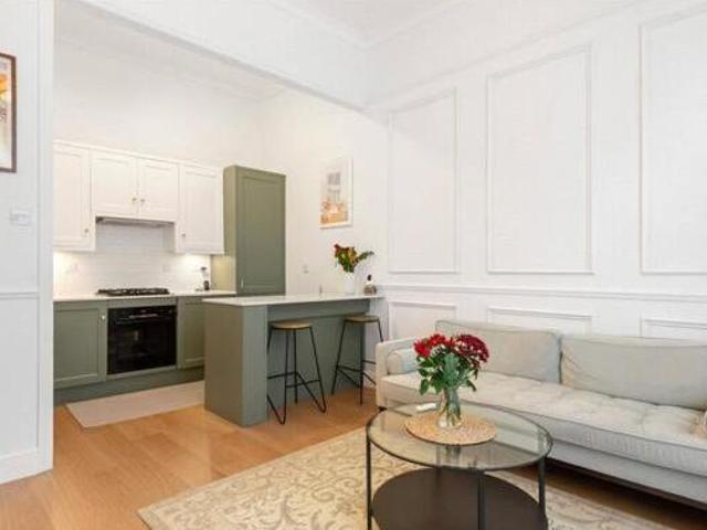 St. Leonards Road, London, 2 Bedroom Apartment