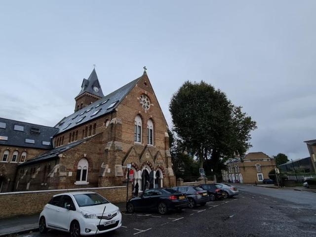 St. Leonards Road, London E14 1 bed flat to rent £1,803 pcm £416 pw