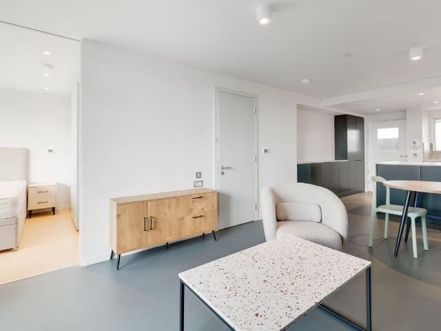 St. Leonards Road, London E14, 1 bed flat to rent, £1,930 pcm | PrimeLocation