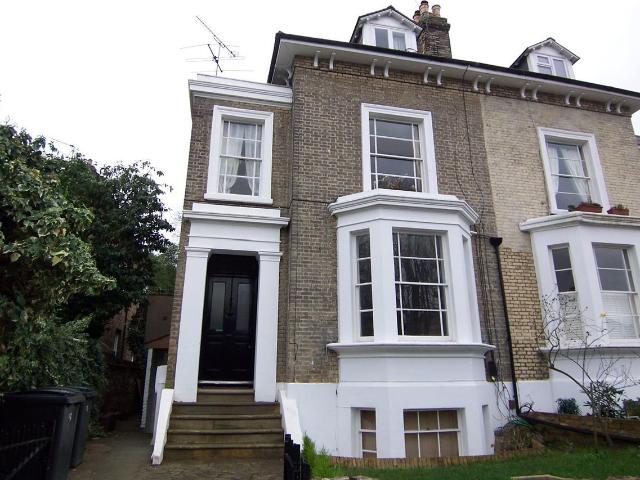 St Leonards Road, Surbiton KT6, 2 bed flat to rent, £1,900 pcm | PrimeLocation