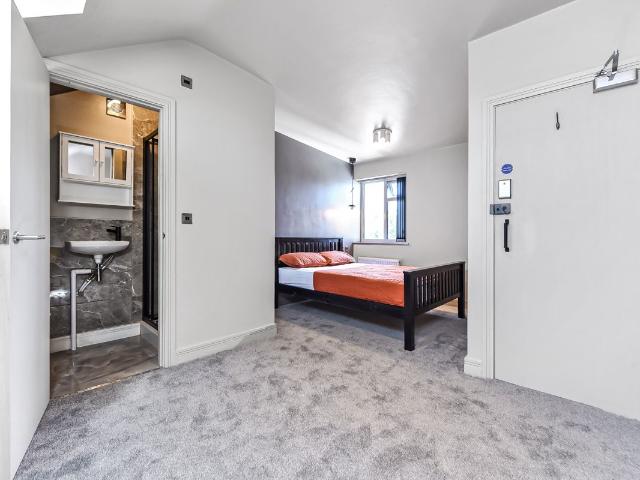 St. Leonards Road, Southend On Sea SS1, 6 bed shared accommodation to rent, £695 pcm | PrimeLocation
