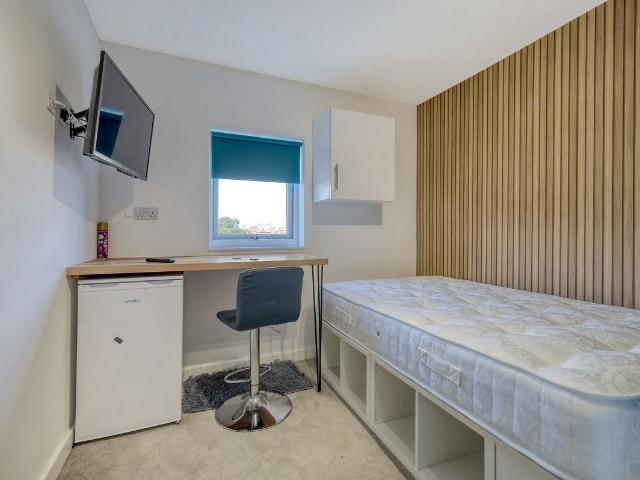 St Leonards Road, Southend On Sea SS1, Room to rent, £650 pcm | PrimeLocation