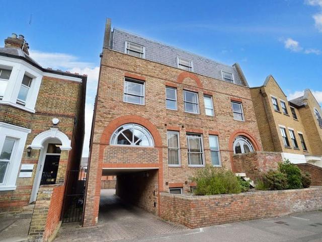St. Leonards Road, Windsor SL4, 2 bed flat to rent, £1,800 pcm | PrimeLocation