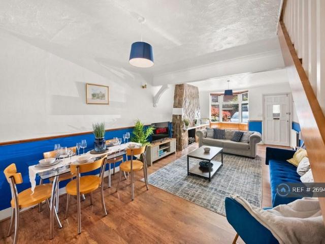 St. Leonards Road, Windsor, SL4 2 bed terraced house to rent £2,700 pcm £623 pw