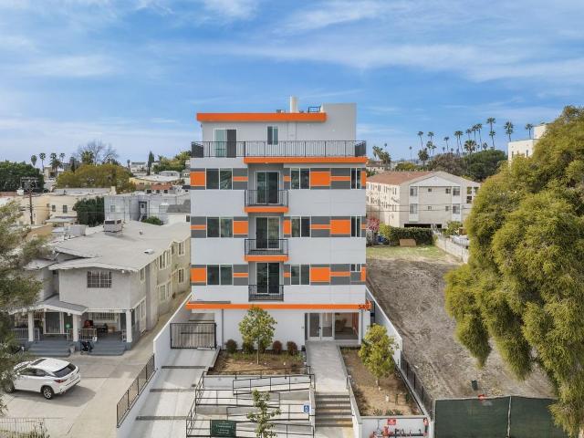ST Living at 549 N Heliotrope Dr | Fresh & Modern for the Best of LA Living! 2 Bedroom Apartment for Rent at 549 N Heliotrope Dr, Los Angeles, CA 90004 Wilshire Center Koreatown