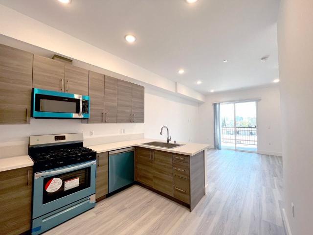 ST Living at 549 N Heliotrope Dr | Fresh & Modern for the Best of LA Living! Studio Apartment for Rent at 549 N Heliotrope Dr, Los Angeles, CA 90004 Wilshire Center Koreatown