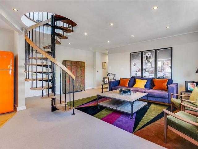 St Loo Court, London SW3, 2 bed flat to rent, £5,200 pcm | PrimeLocation