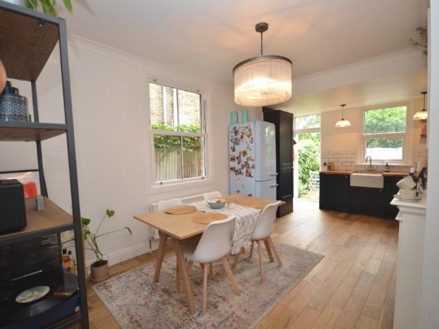 St Louis Road, West Norwood, London. 2 bed maisonette to rent £2,250 pcm £519 pw