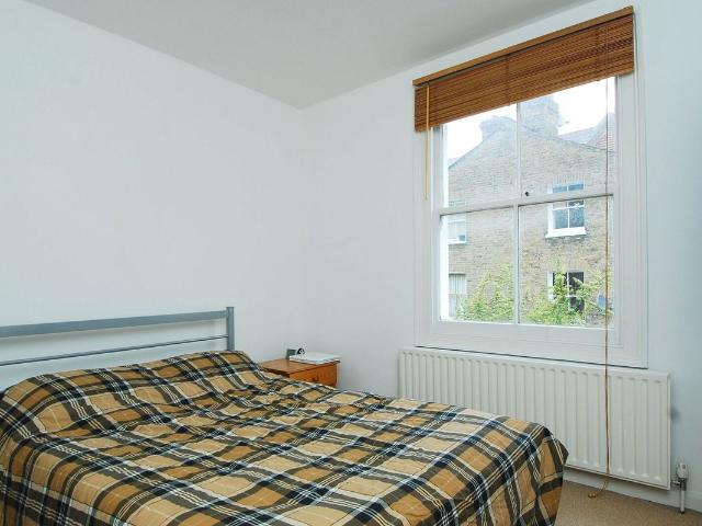 St Lukes Avenue, Clapham High Street, London SW4, 2 bed flat to rent, £2,600 pcm | PrimeLocation
