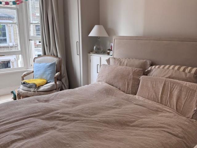 St. Luke's Avenue, London SW4, 1 bed flat to rent, £2,400 pcm | PrimeLocation