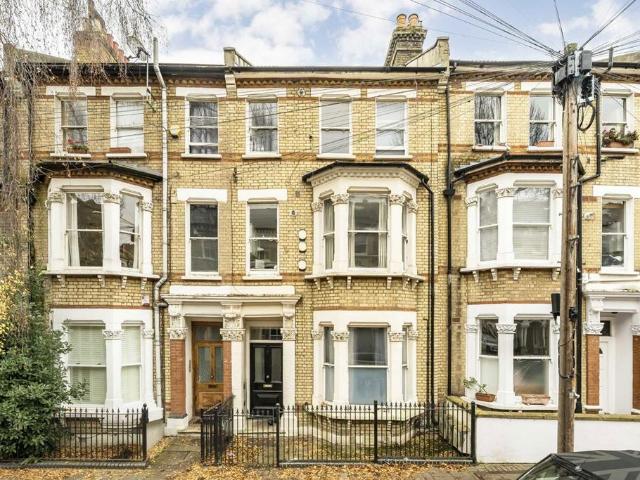 St. Luke's Avenue, London SW4 2 bed flat to rent £2,400 pcm £554 pw