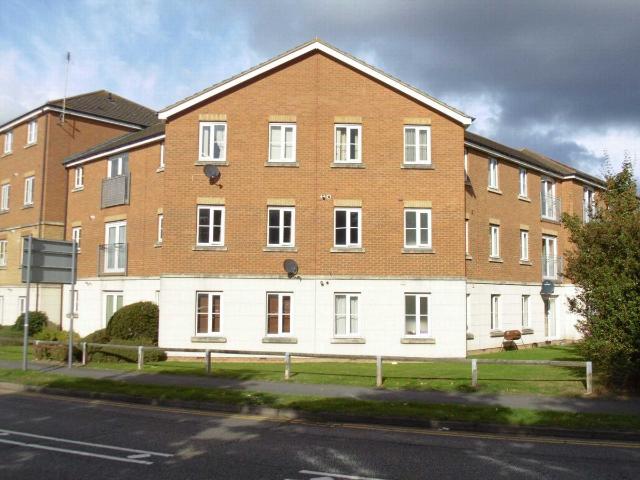 St Lukes Court, Hatfield AL10, 2 bed flat to rent, £1,550 pcm | PrimeLocation