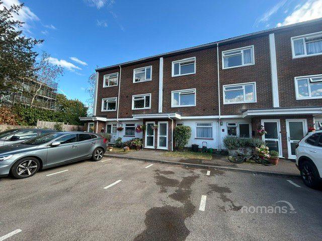 St. Lukes Road, Maidenhead, Berkshire SL6, 2 bed flat to rent, £1,500 pcm | PrimeLocation