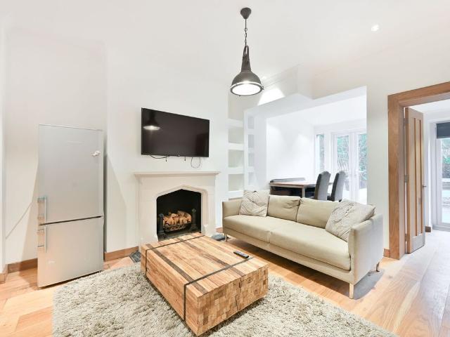 St Lukes Road, Notting Hill, London W11, 2 bed flat to rent, £4,767 pcm | PrimeLocation