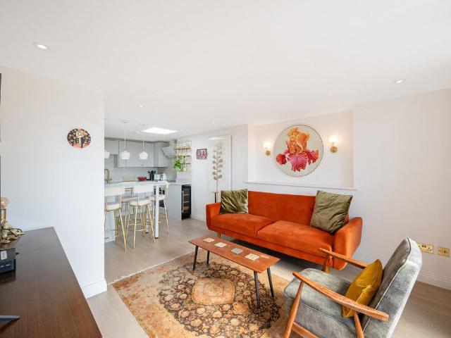 St. Luke's Road, London W11, 1 bed flat to rent, £3,683 pcm | PrimeLocation